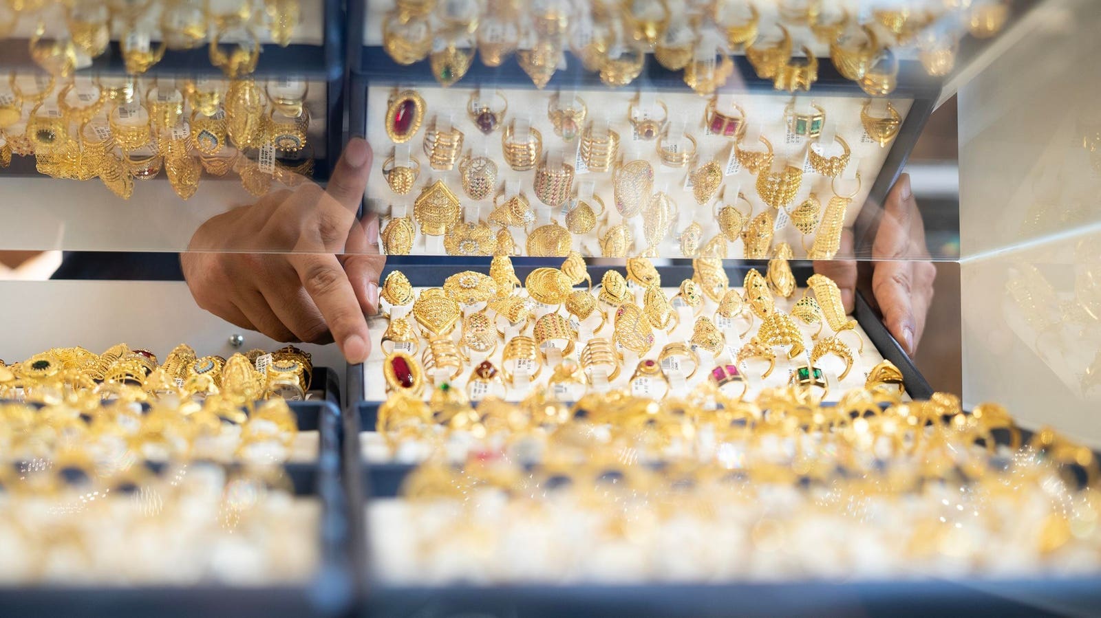 Chairman Of Chinese Gold Jewelry Expert Zhou Liu Fu Becomes A ...