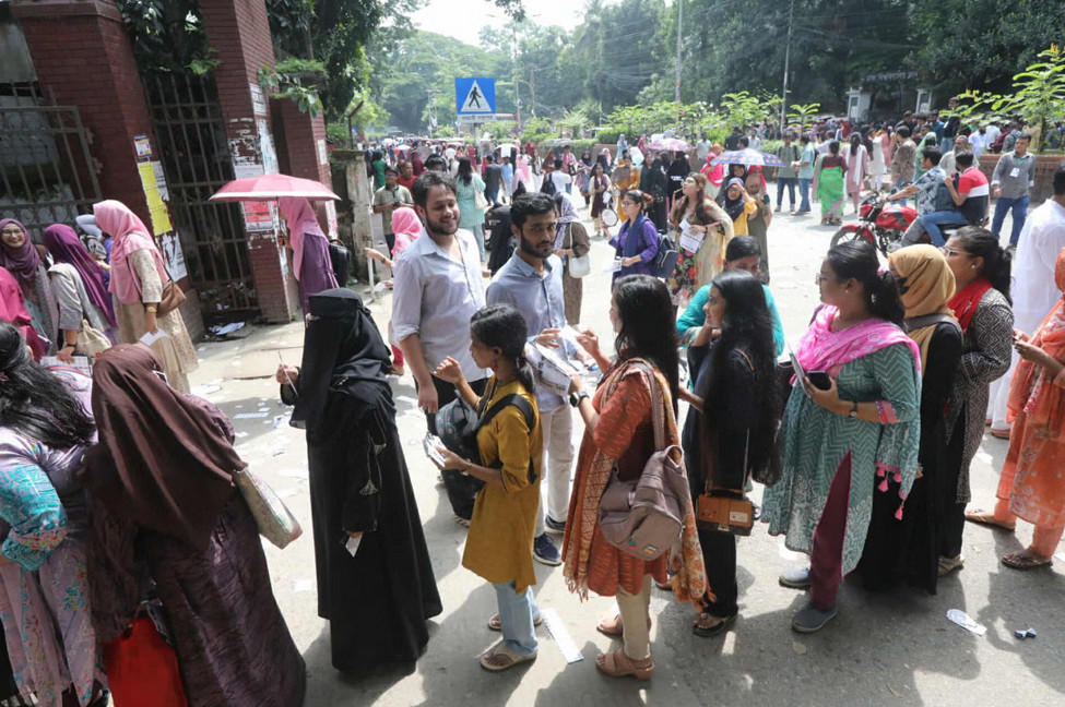 Dhaka College Central Trainees’ Union surveys go back to university in vogue with extraordinary ...